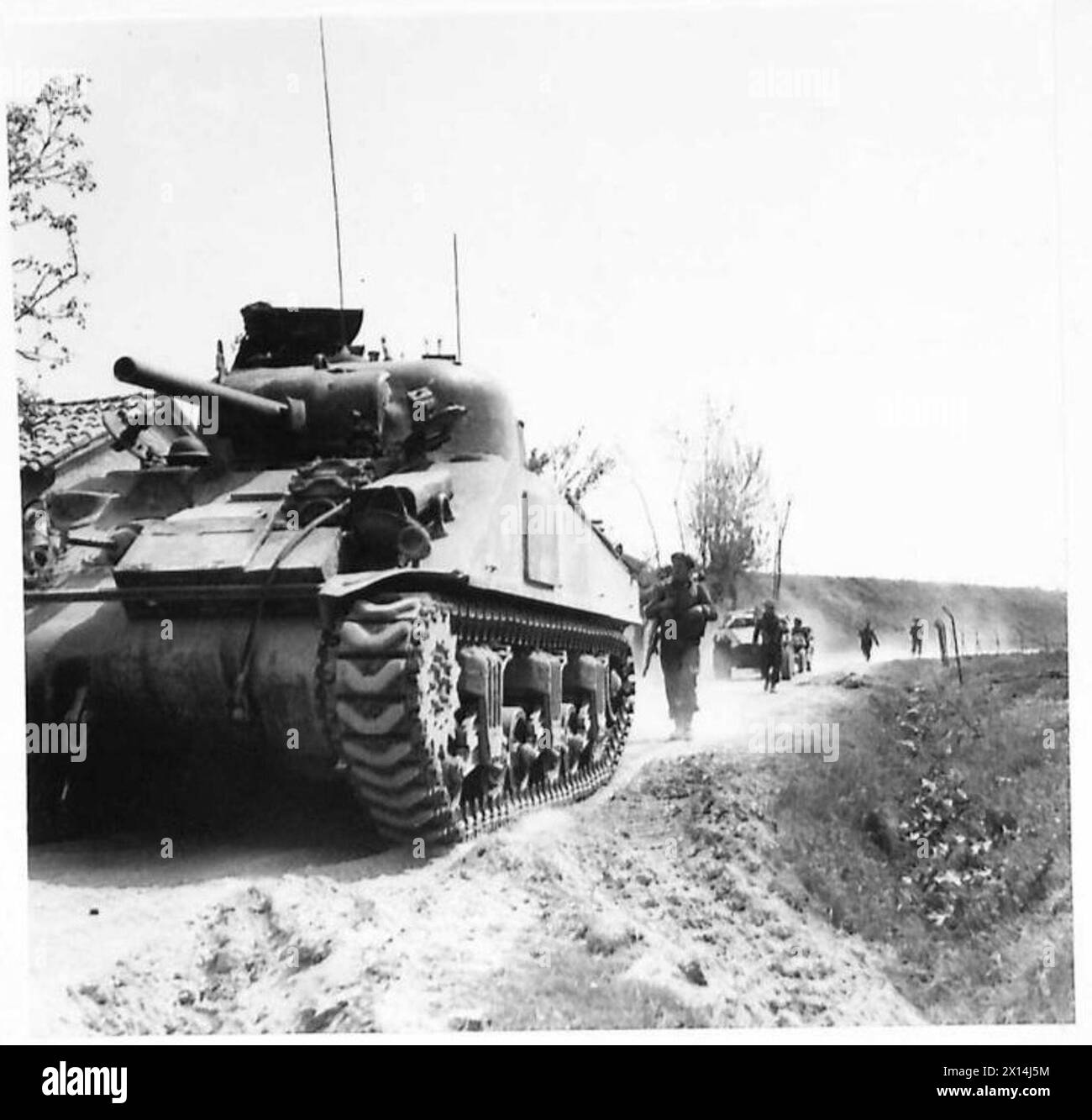 EIGHTH ARMY : SANTERNO BRIDGEHEAD - Infantry and tanks of the New ...