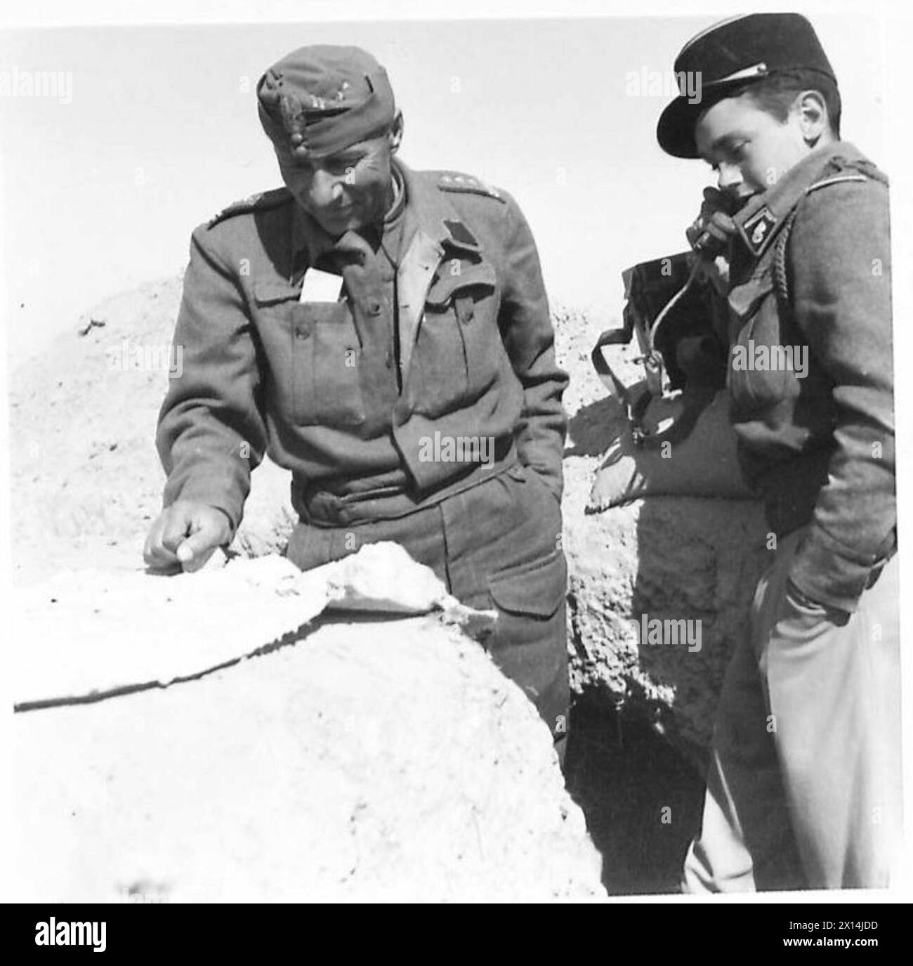 Colonel Walenty Peszek and a French signalman study Free French ...