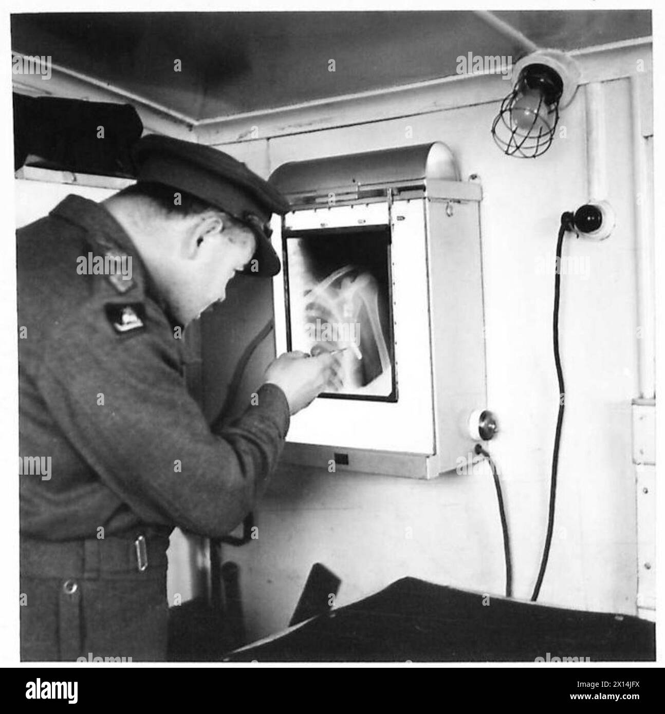 A CASUALTY CLEARING STATION AT WORK IN NORTH AFRICA - An interesting X ...