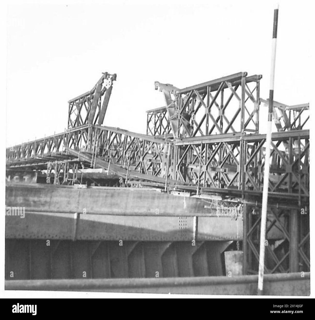 Bailey bridges hi-res stock photography and images - Alamy