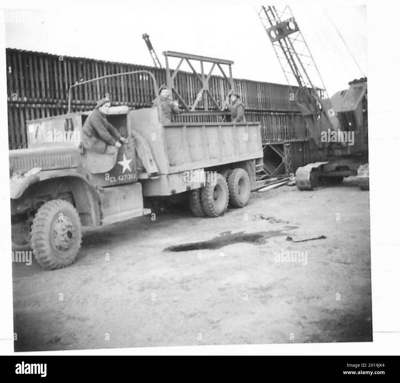British army troops load Cut Out Stock Images & Pictures - Alamy