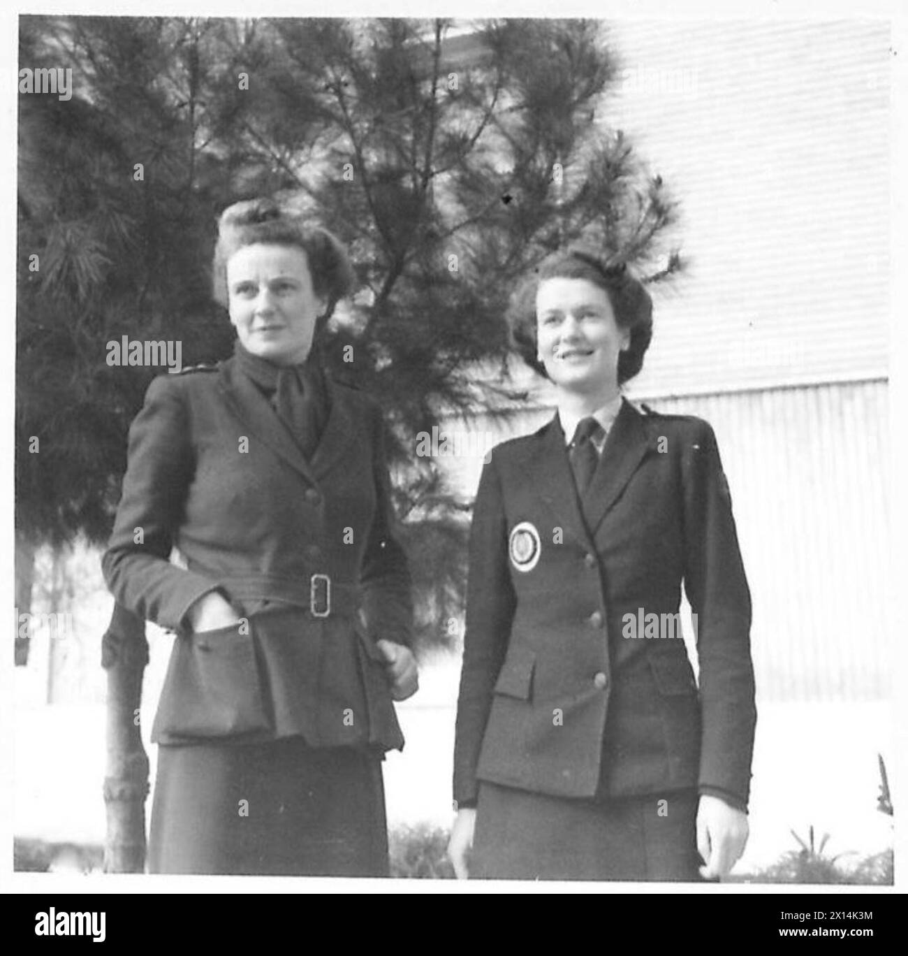 ITALY : OBSERVER STORY - Left to right : Miss Gipsy Lawrence of Hyde ...