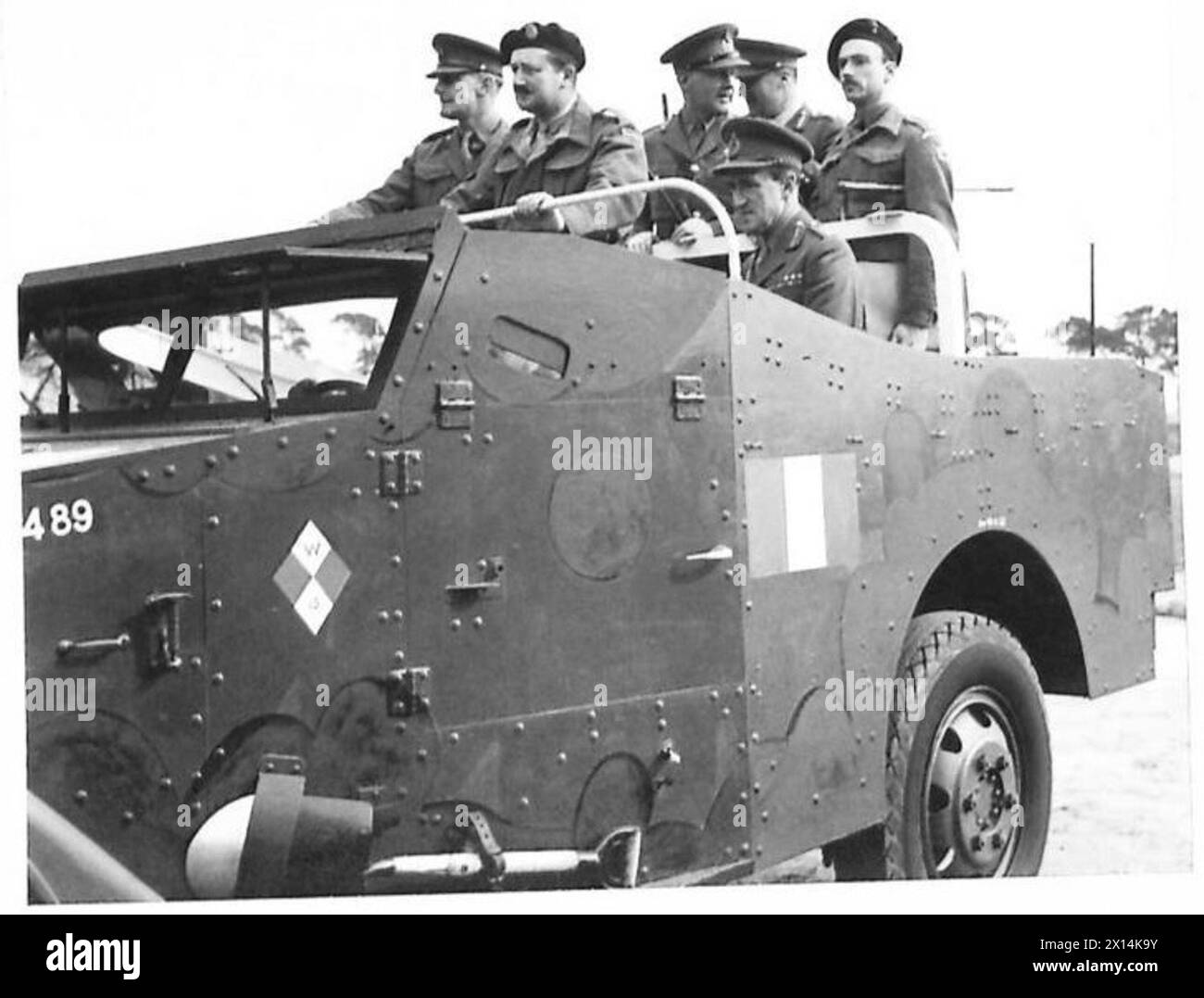 C-IN-C HOME FORCES, VISITS ARMOURED DIVISION - The C-in-C and other ...