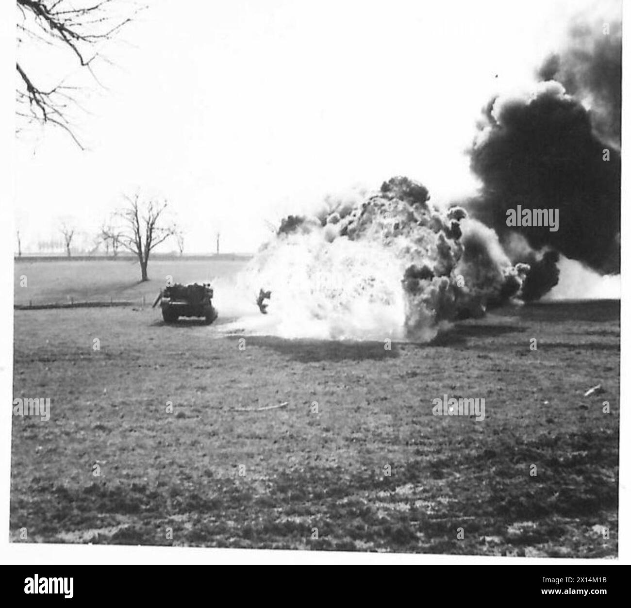 FLAME WEAPONS DEMONSTRATION - Flame throwing Bren carriers in offensive ...