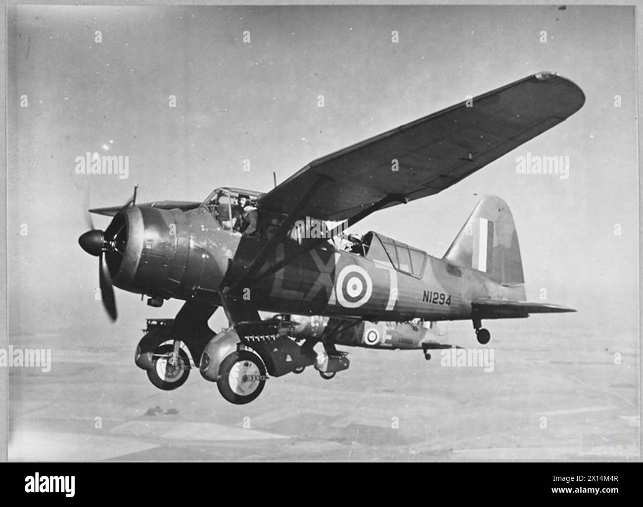 Landing speeds hi-res stock photography and images - Alamy