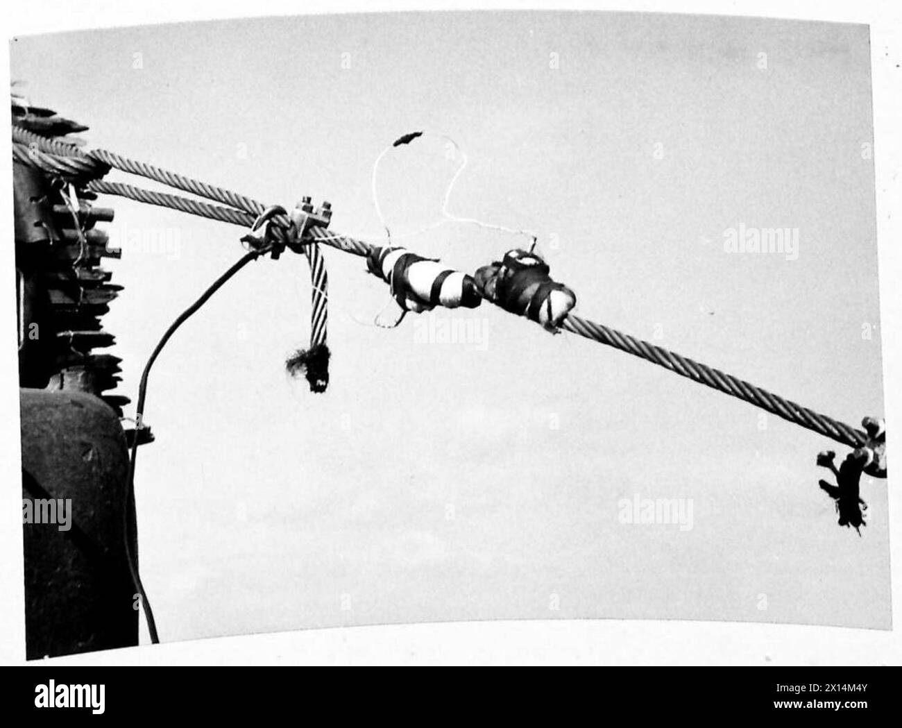 SECRET FOR 79TH ARMOURED DIVISION - Explosive charge for releasing ...