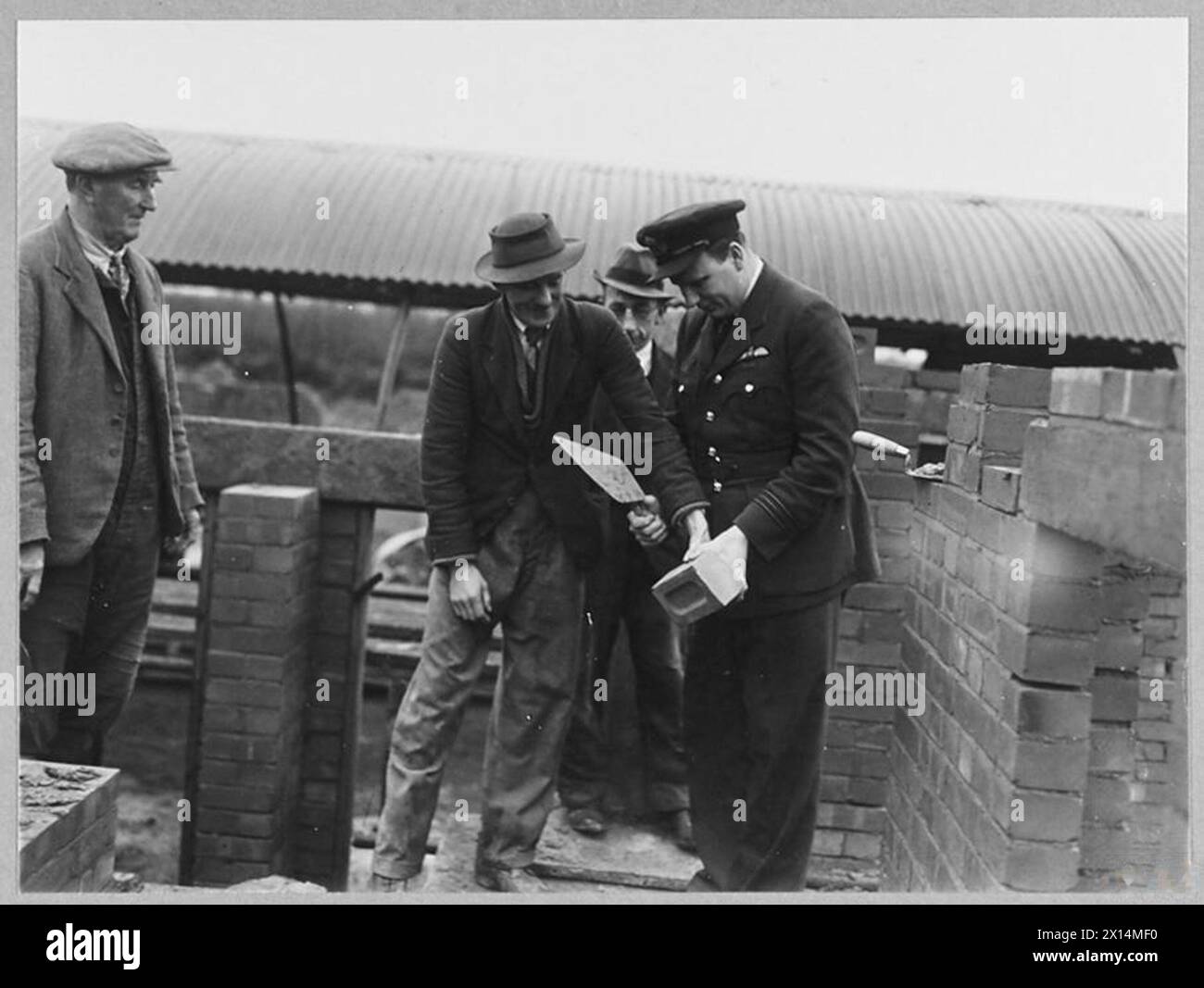 SQUADRON LEADER LEAROYD, VC., MEETS CHAMPION BRICKLAYERS - 12141 ...