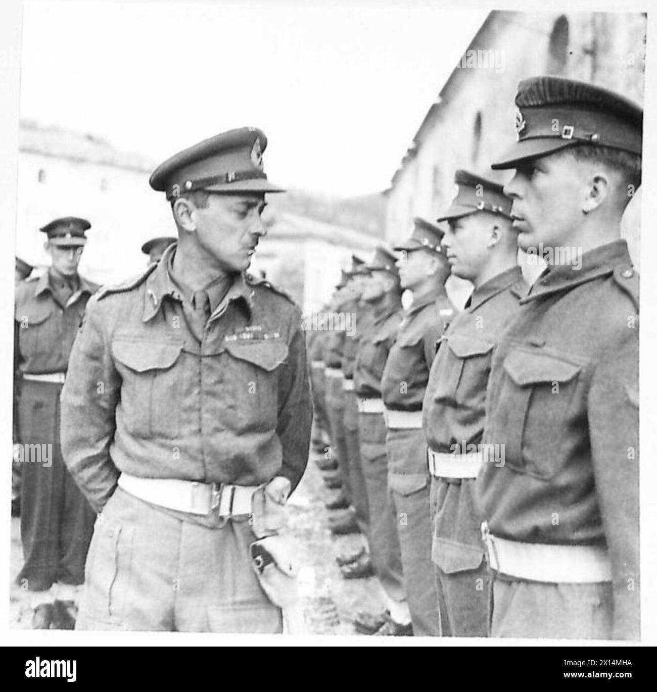 Major General Templar inspects the Corps of Military Police HQ Company ...