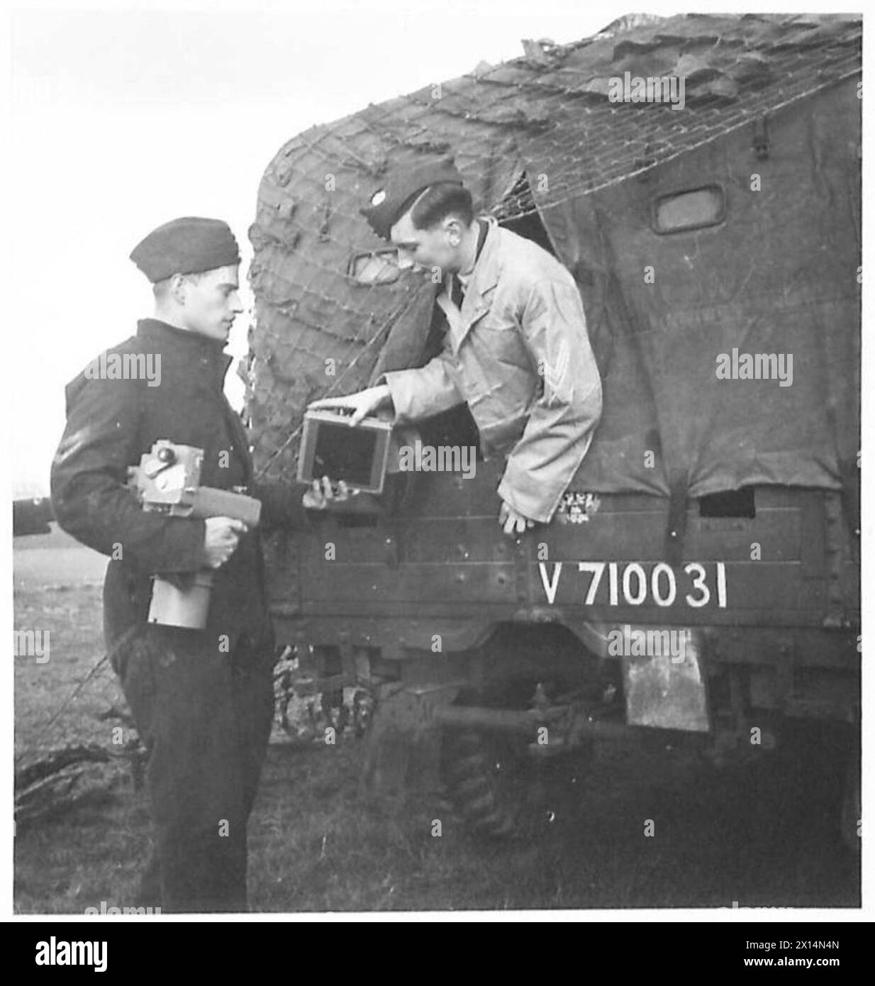 Camera team film Black and White Stock Photos & Images - Alamy