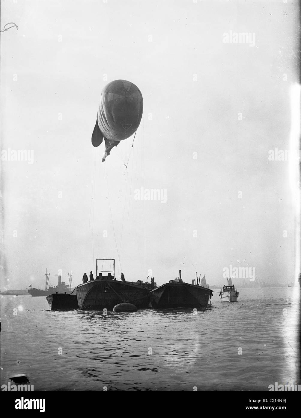 ROYAL AIR FORCE BALLOON COMMAND, 1939-1945. - A Barrage Balloon Section ...