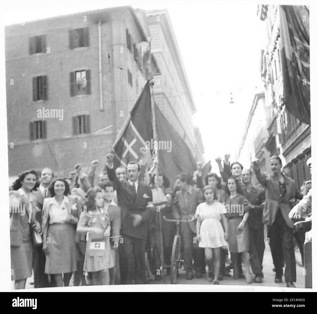 ITALY : SCENES AS ROME SURRENDERS TO THE FIFTH ARMY - Communists hold ...