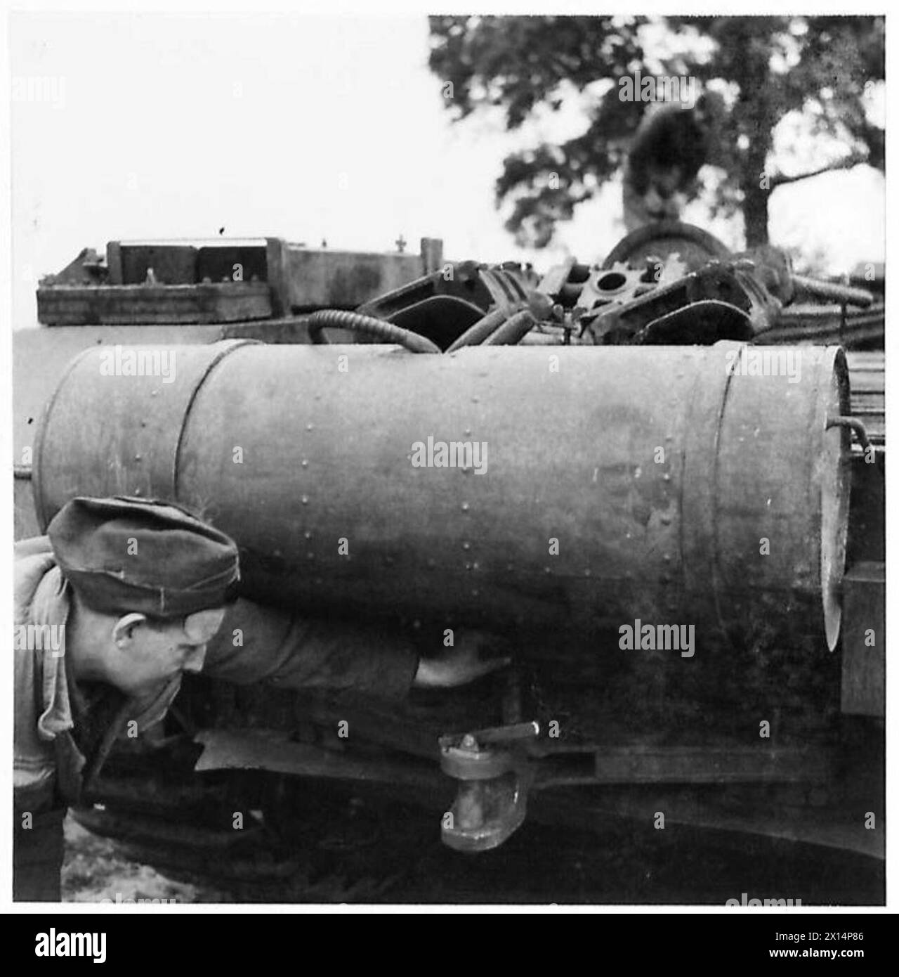 EXPERIMENTAL TANK RECOVERY SECTION ABORFIELD - Drawbar gear. Release ...