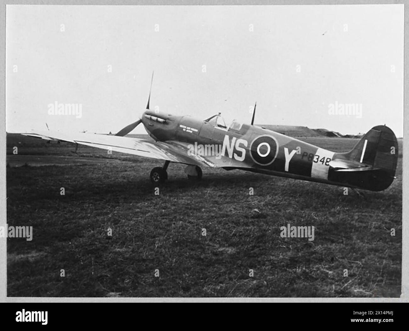 AIRCRAFT OF THE ROYAL AIR FORCE, 1939-1945: SUPERMARINE SPITFIRE ...