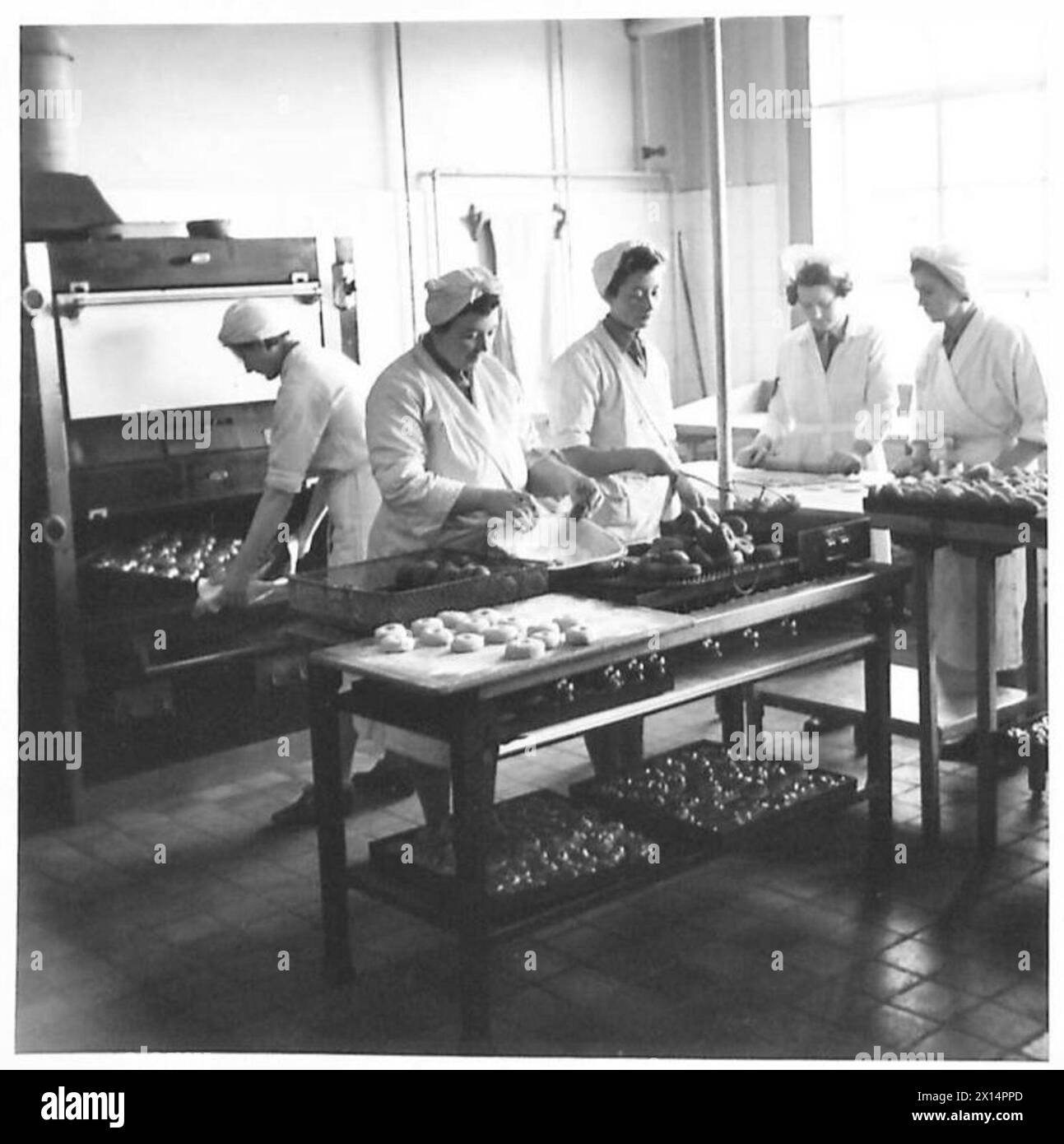 ATS SCHOOL OF COOKERY - In the school's modern kitchen a cake making ...