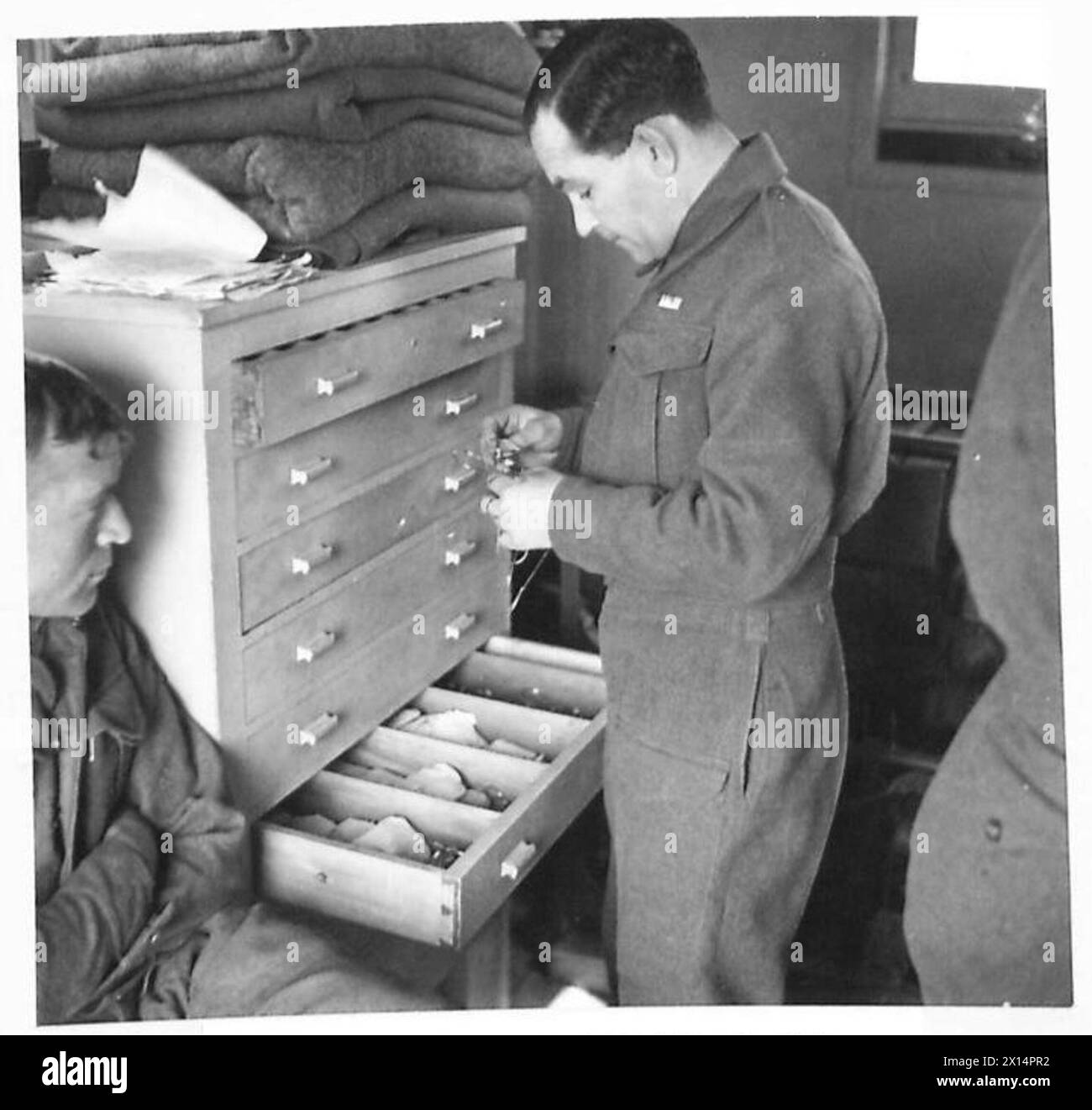 ITALY : FIFTH ARMYARMY OPTHALMIC SERVICE - Sgt. J.R. Herson, RAMC of ...