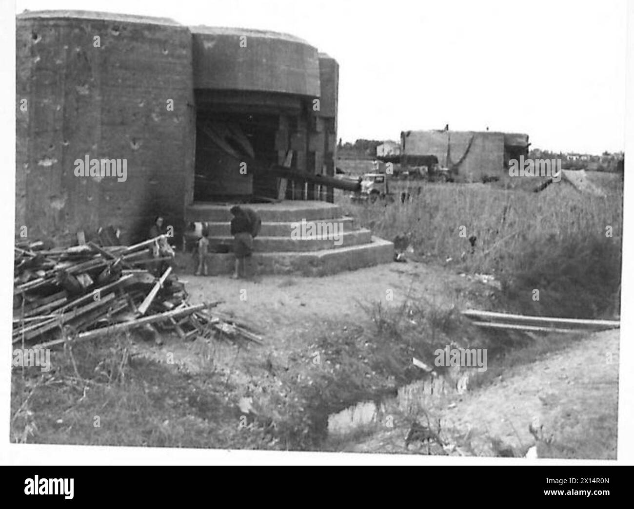 World war ii gun emplacements Cut Out Stock Images & Pictures - Alamy