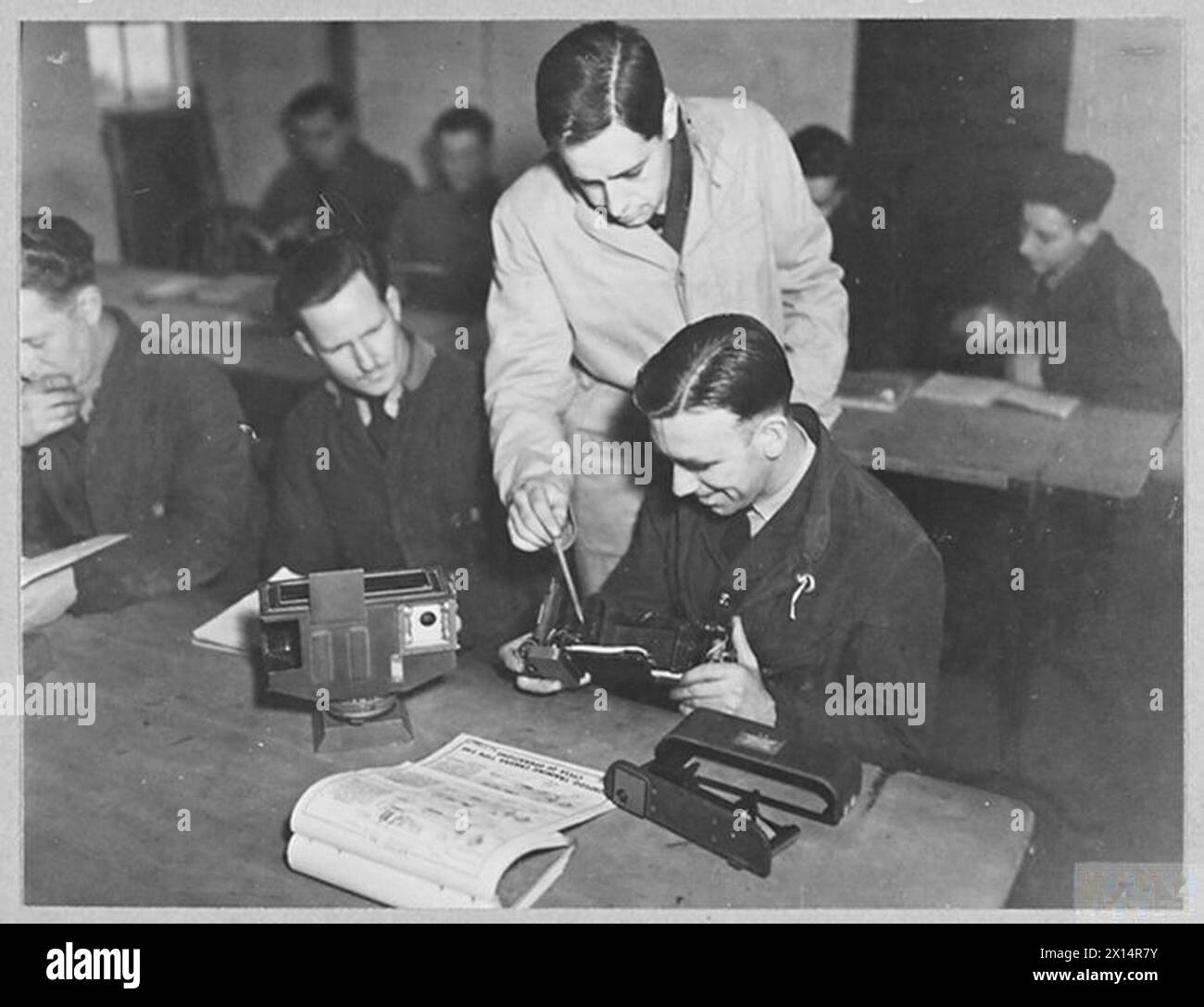 Military instructional photography hi-res stock photography and images ...