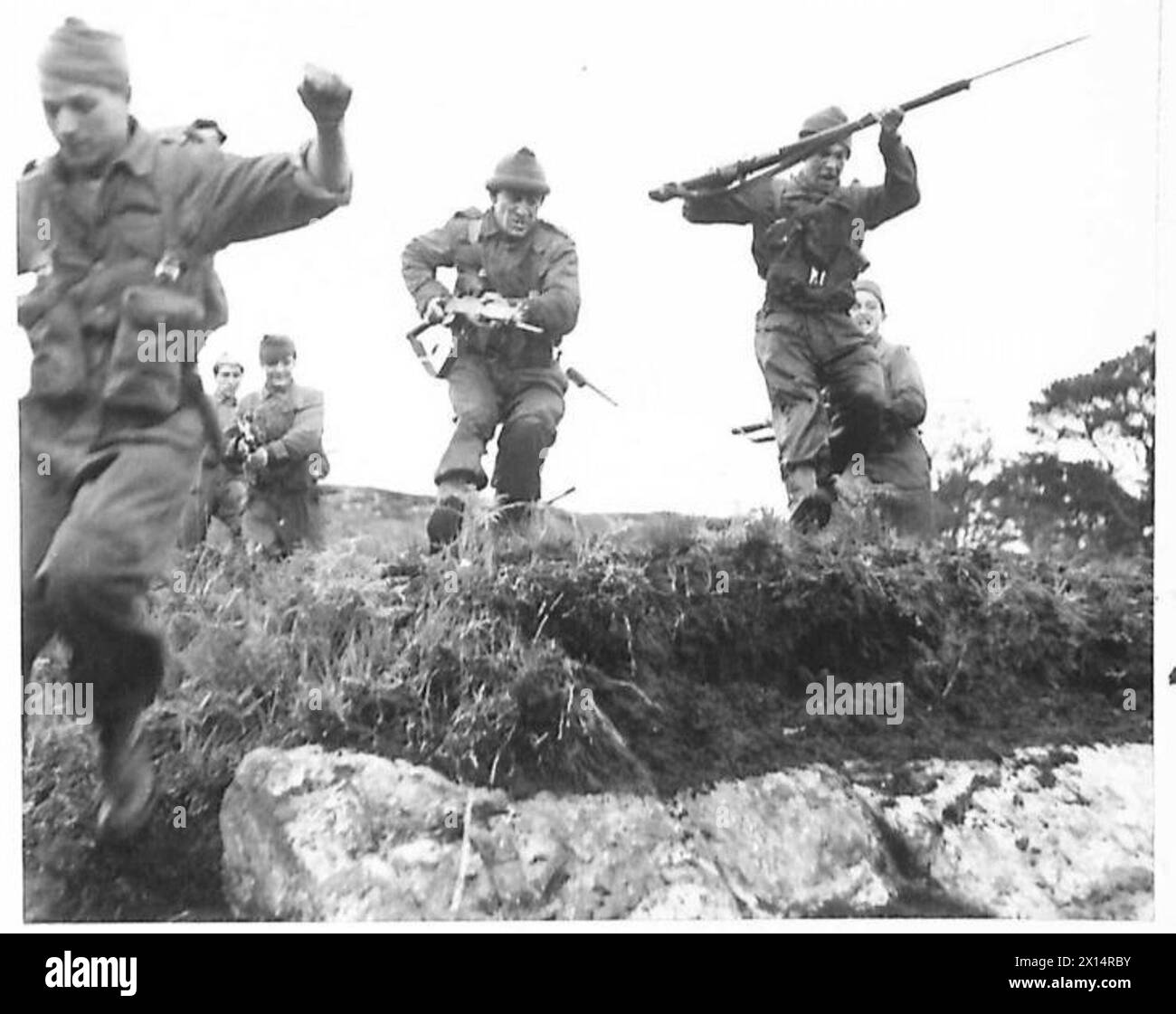 FRENCH COMMANDO SOLDIERS TRAIN AT A COMMANDO DEPOT - Fieldcraft : The ...