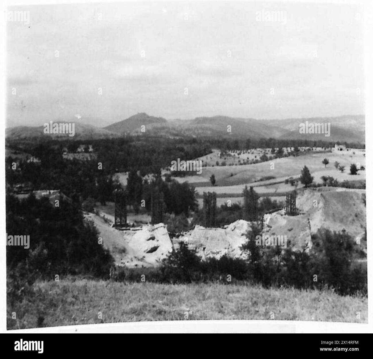 ITALY : EIGHTH ARMY : RAILWAY RECONSTRUCTION - Construction work in ...