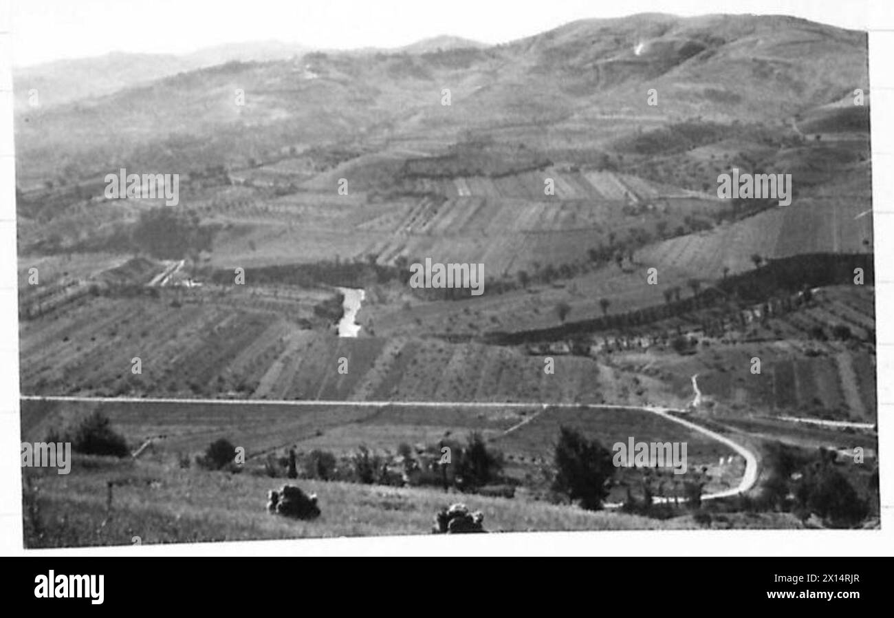 EIGHTH ARMY : VARIOUS - (JOIN UP) The view commanded by the Germans ...