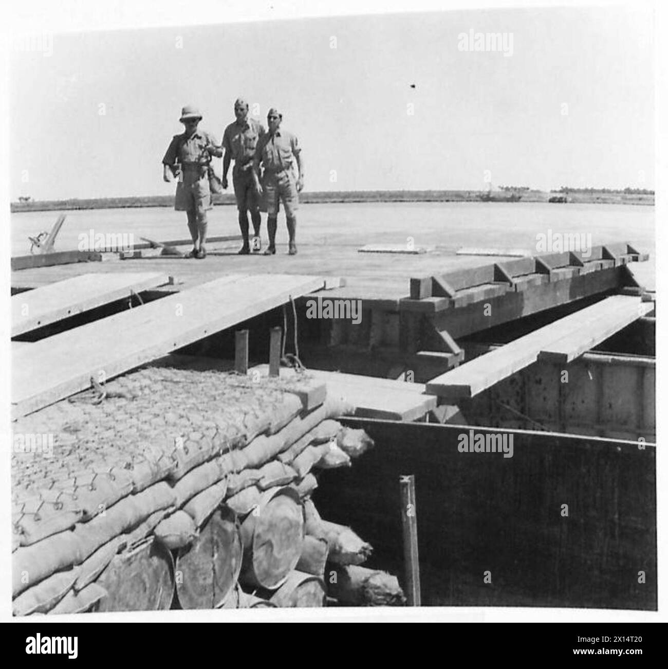 CAPTAIN ROOSEVELT AT HABBANIYA - Capt. Roosevelt inspecting the ...