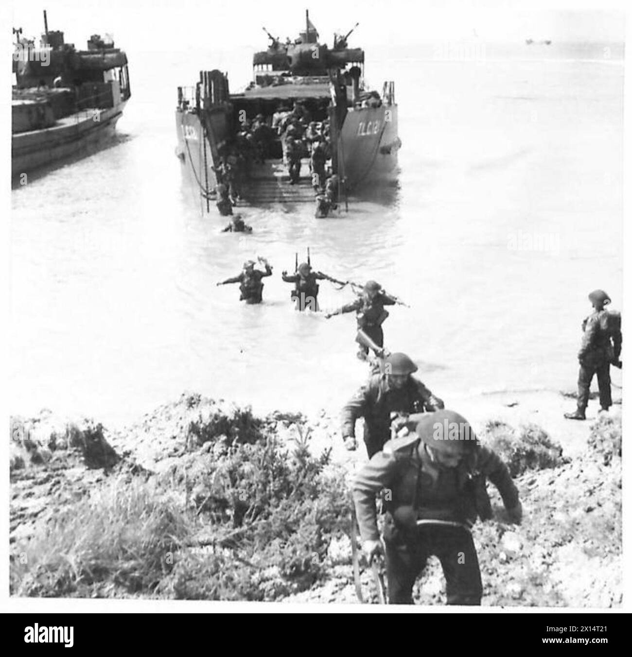 Amphibious troops during exercise Cut Out Stock Images & Pictures - Alamy