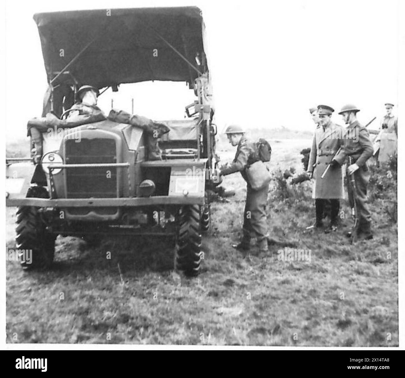 COMMANDER-IN-CHIEF HOME FORCES VISITS SOUTHERN COMMAND - The C-in-C and ...