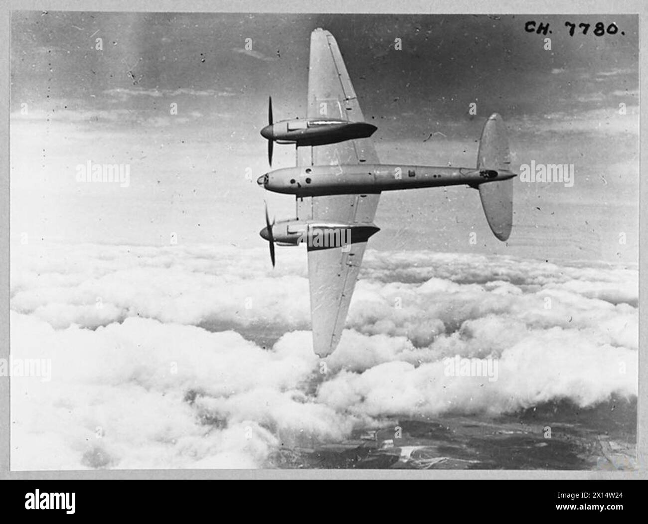 De havilland mosquito in flight hi-res stock photography and images - Alamy