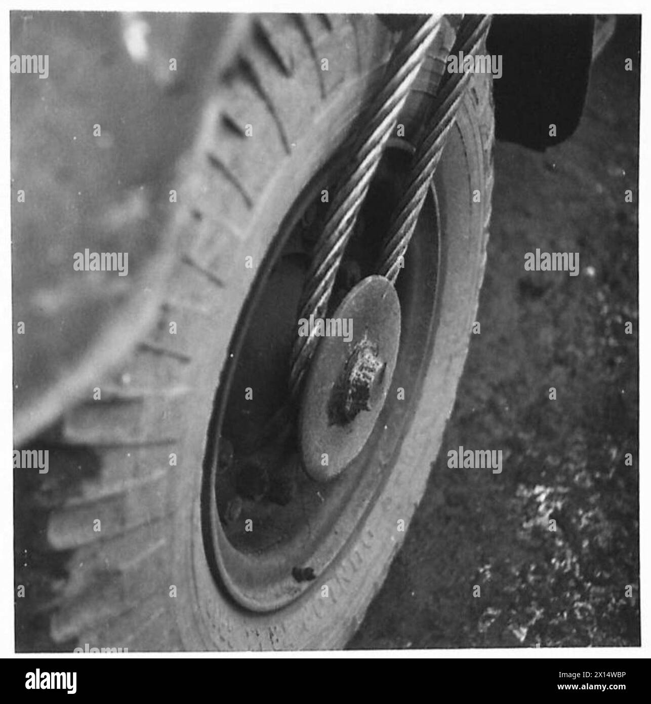 PHOTOGRAPHS OF VEHICLE LOADING TACKLE IN USE - Close-up of hub discs ...