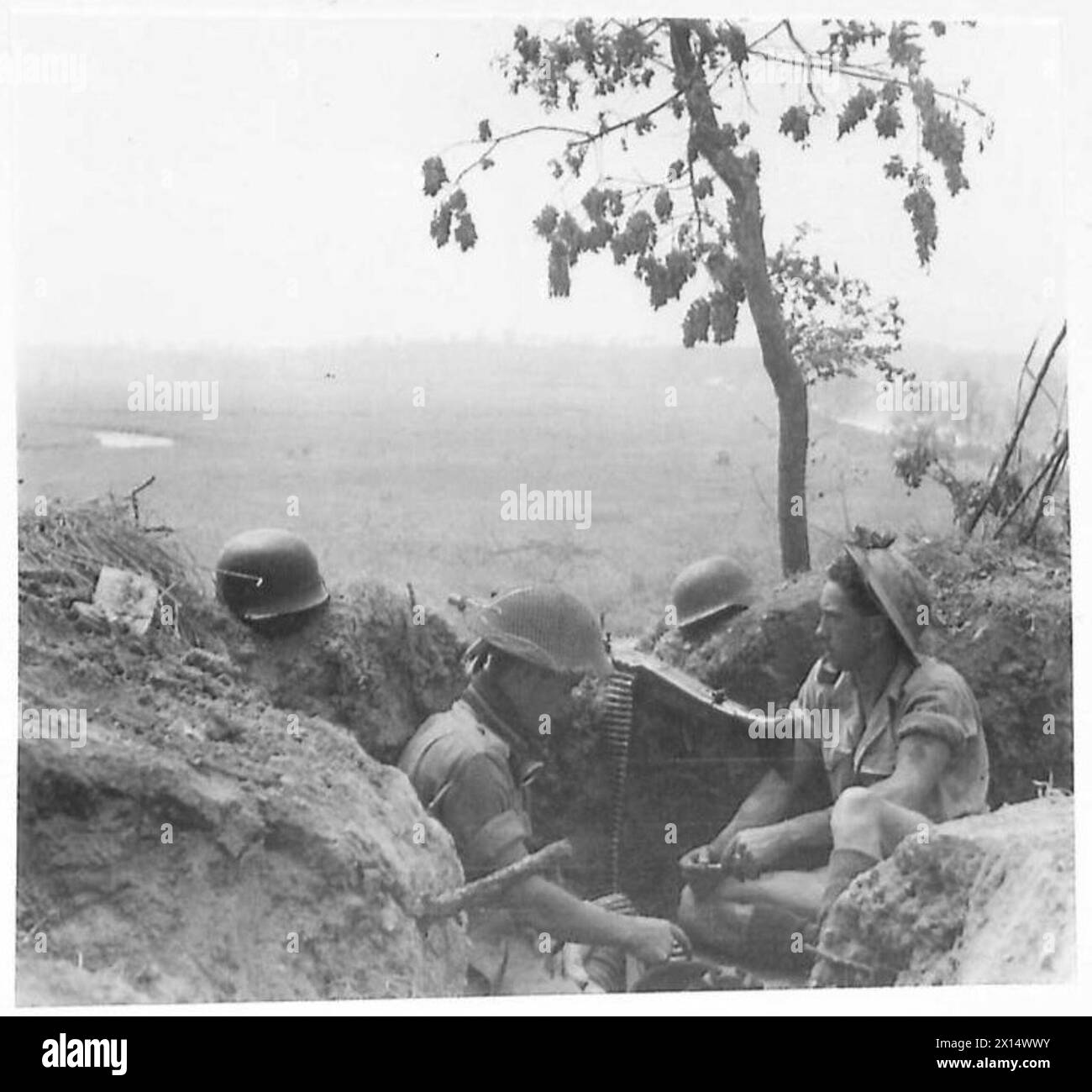 ITALY : GERMAN POSITIONS IN THE GUSTAV LINE - Another German Spandau ...