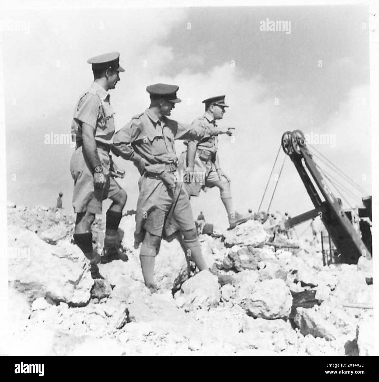 British officers supervise Palestinian units in Tobruk conducting ...
