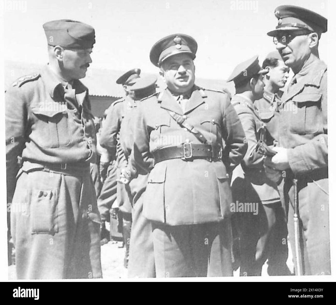 A GREEK ARMY IN TRAINING - The G.O.C. discusses food with a Brigade ...