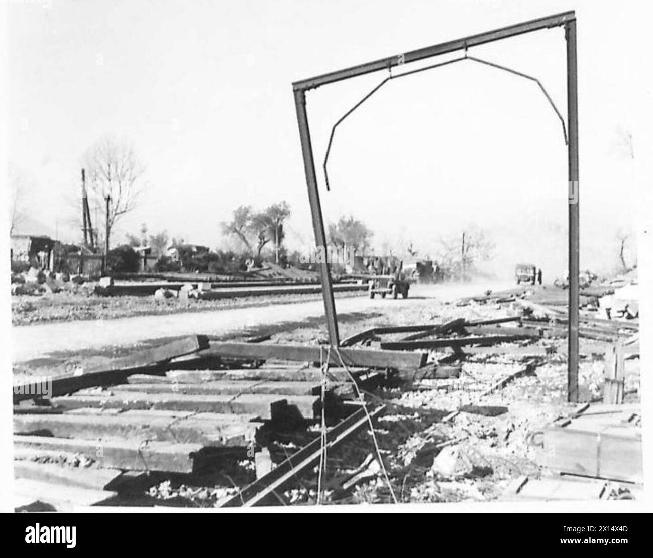 ITALY : FIFTH ARMYTHE ROAD TO ROME - The road, whichwas once a railway ...