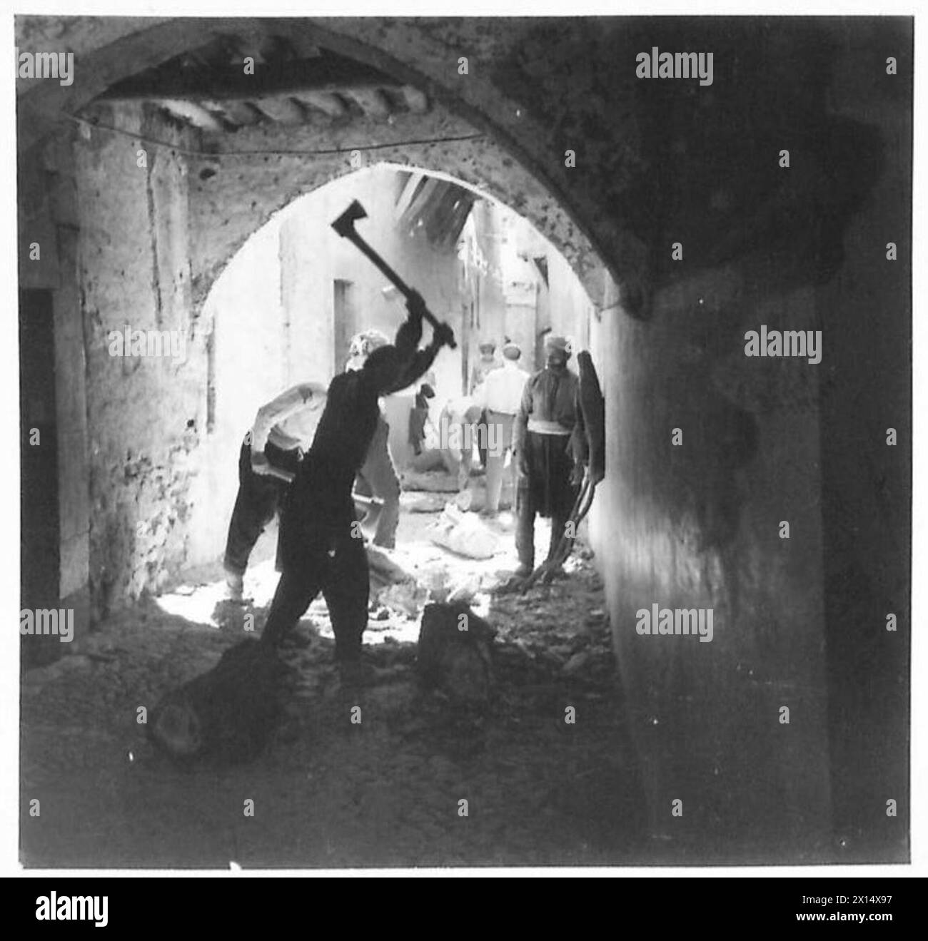 Photographs depict everyday life in Damascus during 1940-1947 under ...