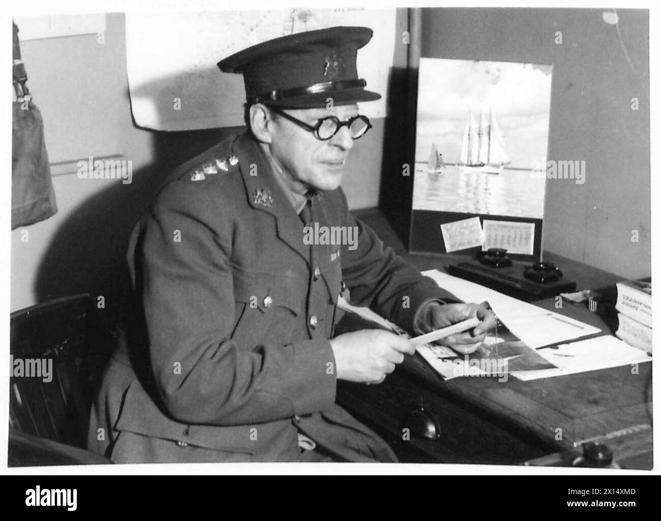 THE PHOTOGRAPHIC UNIT, WAR OFFICE - Captain Console British Army Stock ...