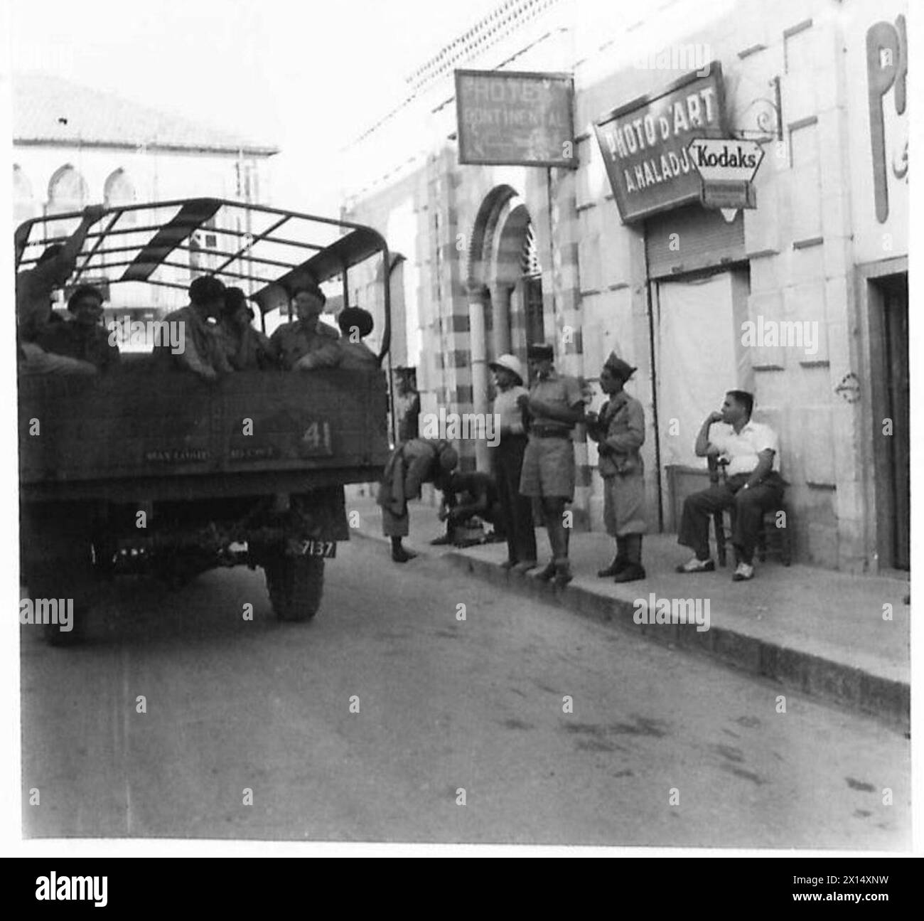 Observed troops Cut Out Stock Images & Pictures - Alamy