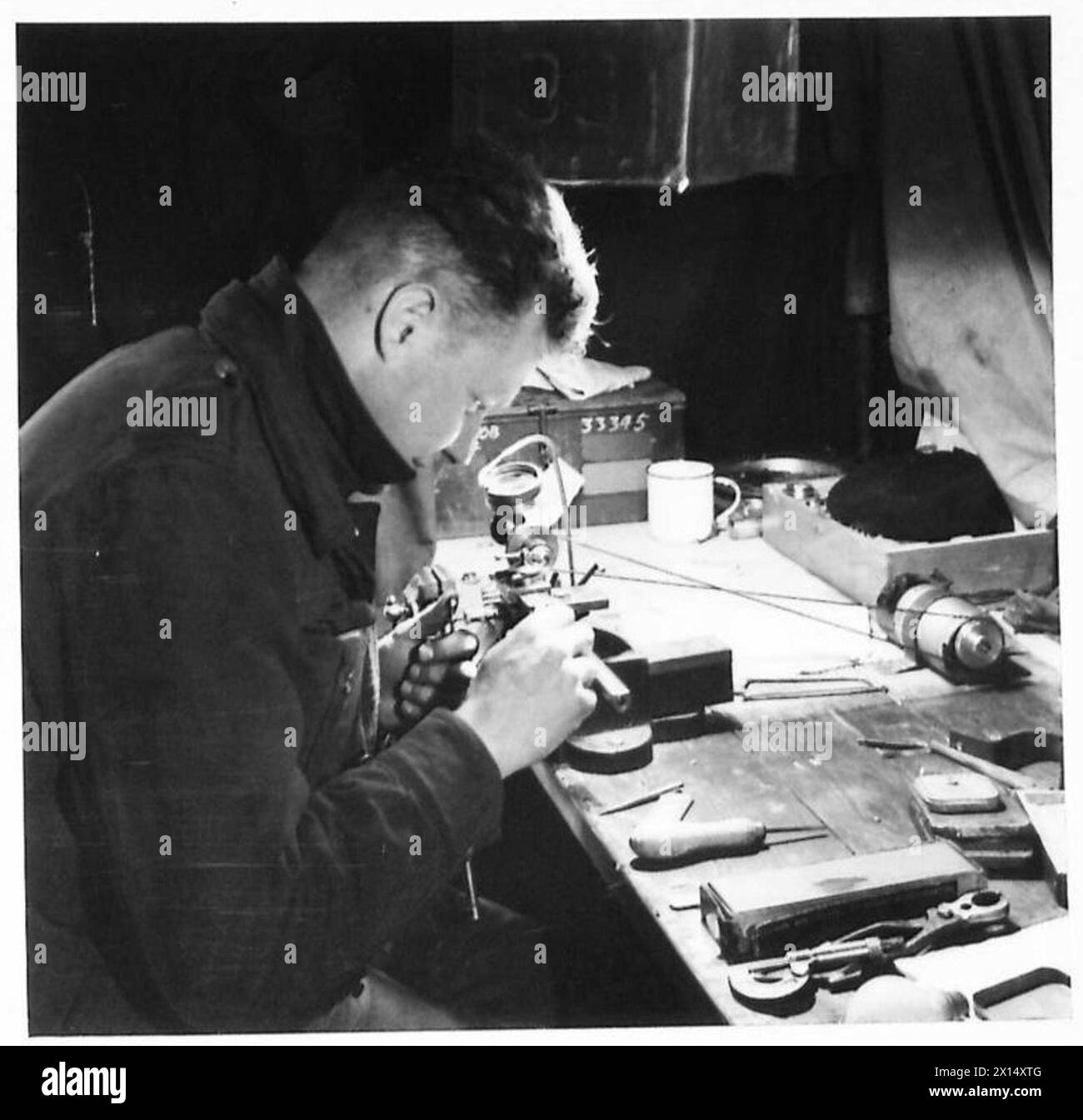 R.E.M.E. IN TUNISIA - The instrument shop. Cfn.Butterbury of Liverpool ...