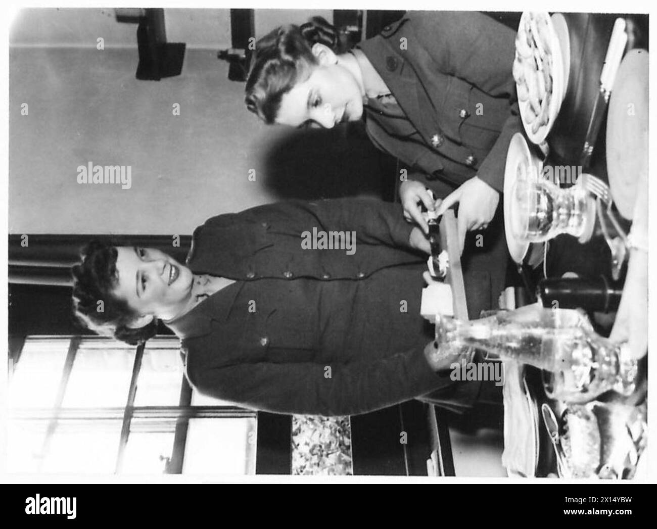 Army officer enlisted Black and White Stock Photos & Images - Alamy