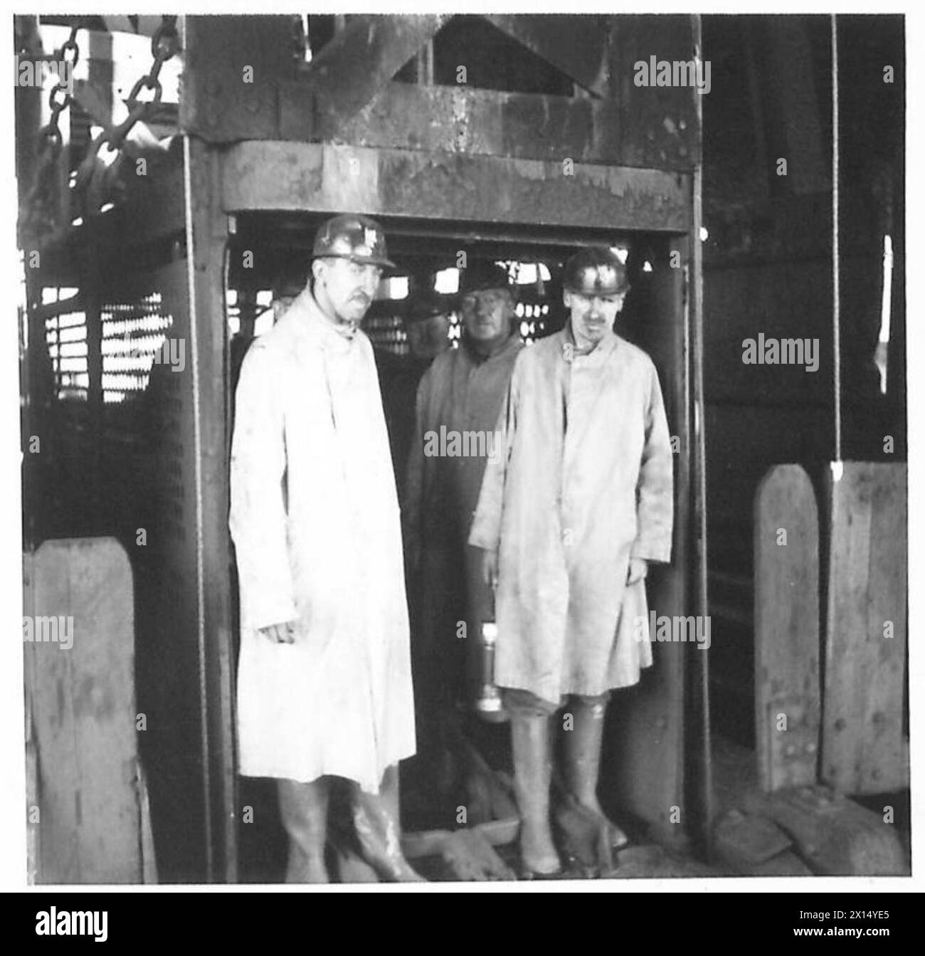 Pit cage hi-res stock photography and images - Alamy