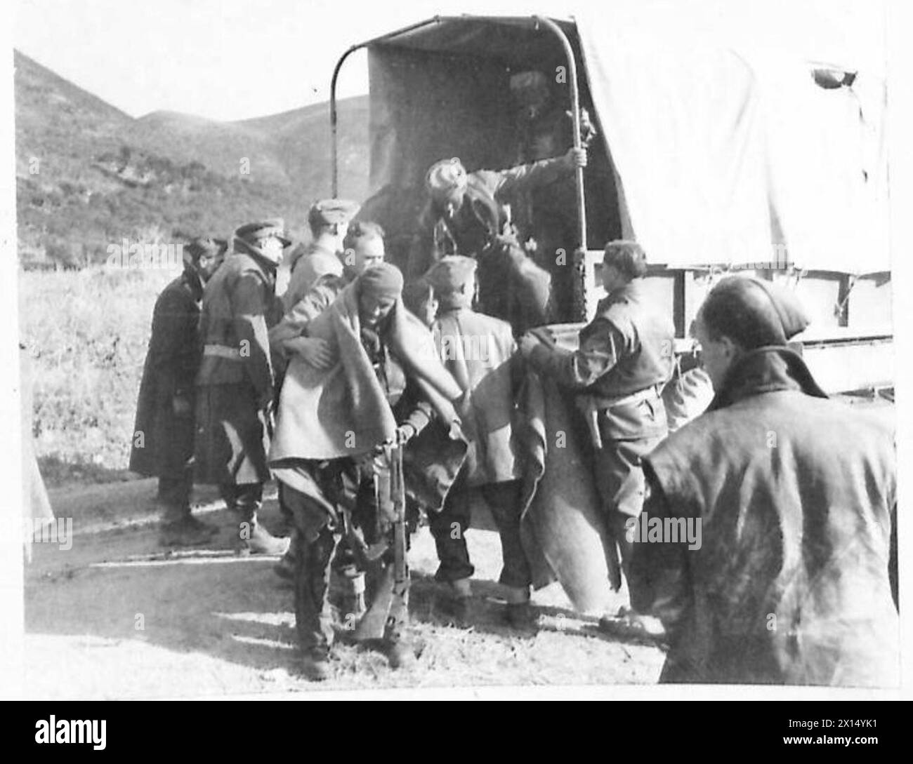 ITALY : FIFTH ARMYCOMMANDOS RETURN FROM RAID NEAR GARIGLIANO - As more ...