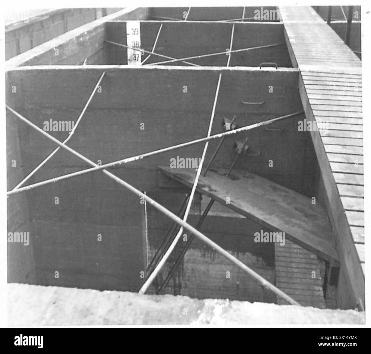 "PHOENIX" CONTRACT : PROGRESS & RECORD PHOTOGRAPHS - Type B.1. Monk ...