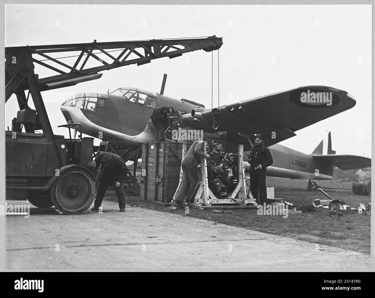 BEAUFORT SQUADRON - [1595] Unshipping one of the big 'Taurus' sleeve ...