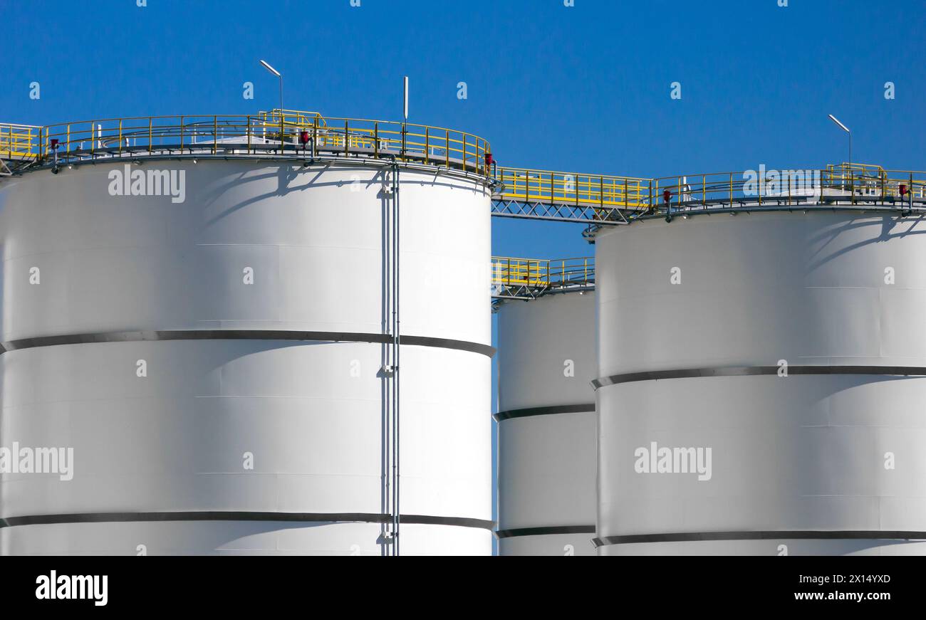 Large petrol storage tanks at a petrochemical plant Stock Photo - Alamy