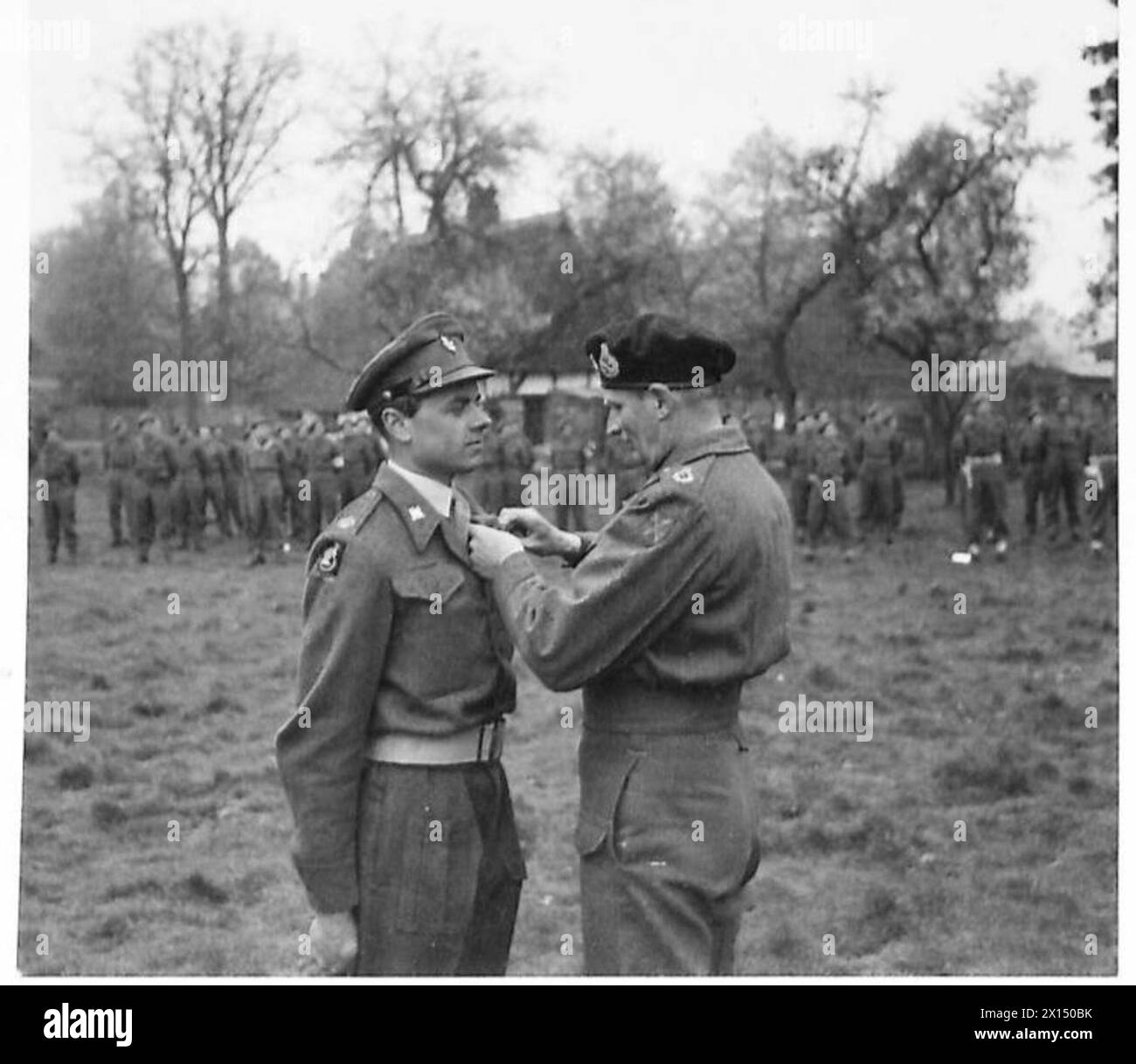 FIELD MARSHAL MONTGOMERY DECORATES "DESERT RATS" - Major J.M.D. Ward ...
