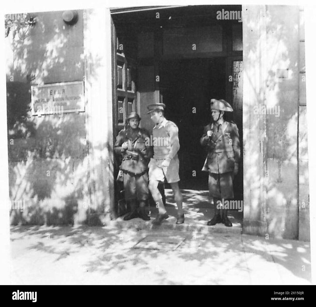 8TH ARMY CAPTURE A RADIO STATION - The offices in Bari. An 8th Army ...