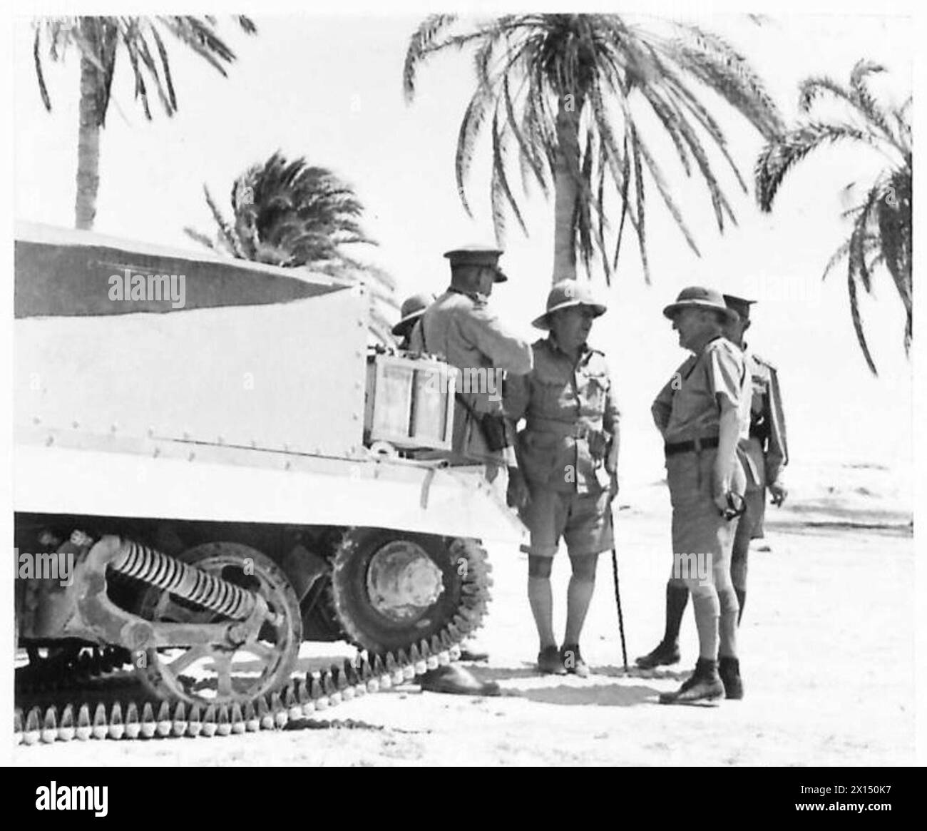 VISIT TO SOUTH AFRICAN TROOPS IN EGYPT - Colonel Stallard inspecting a ...
