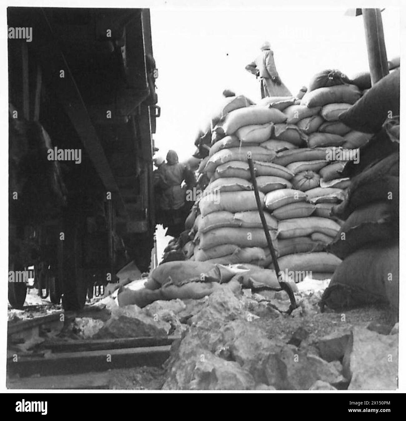 Sacks wheat piled dock hi-res stock photography and images - Alamy