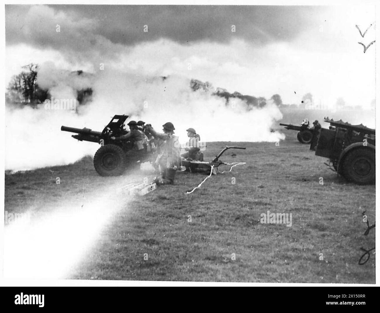 NORTHERN COMMAND PROVINCIAL SORTIE - 18-Pounder field guns in action ...