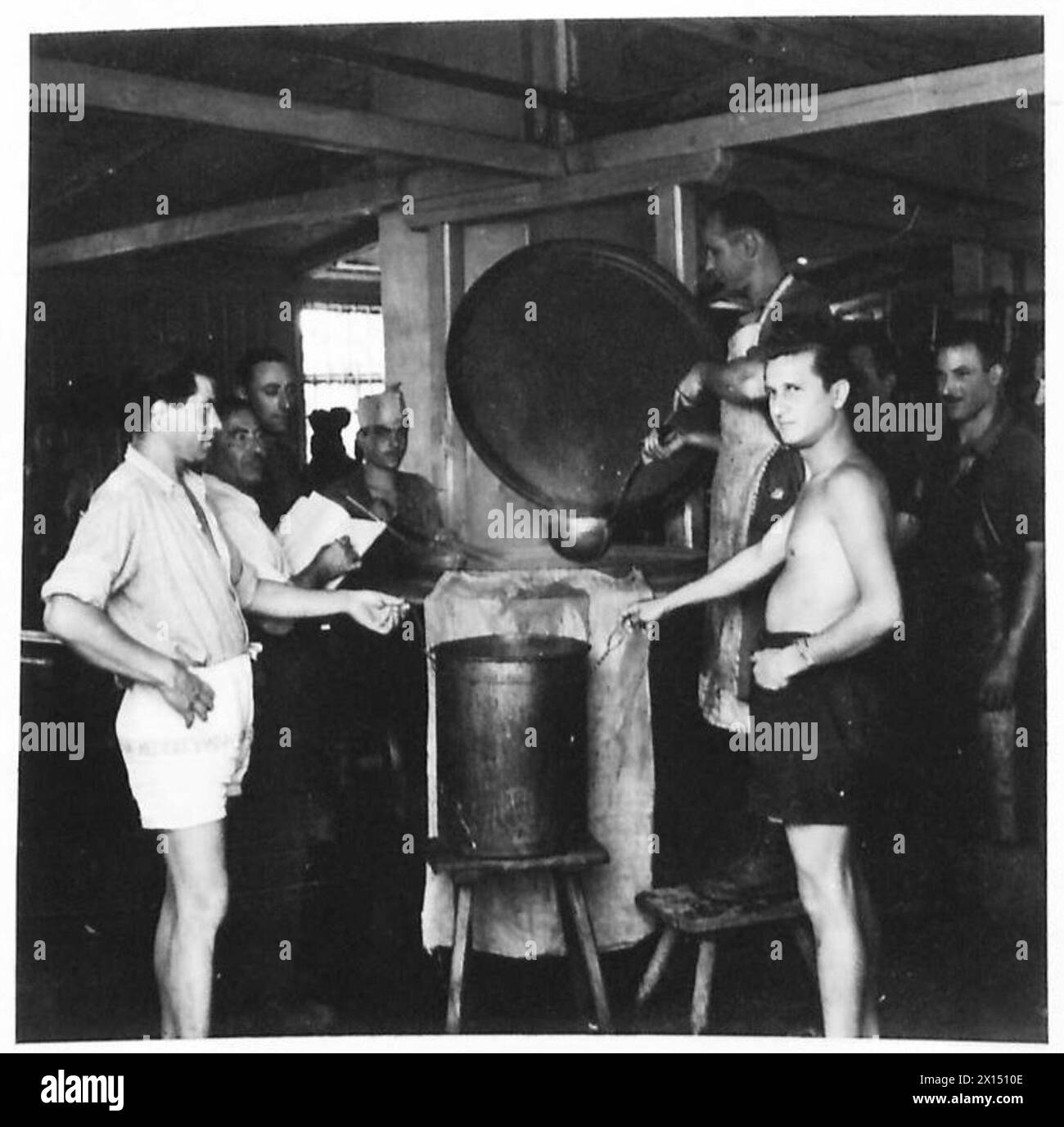 Army cookhouse hi-res stock photography and images - Alamy