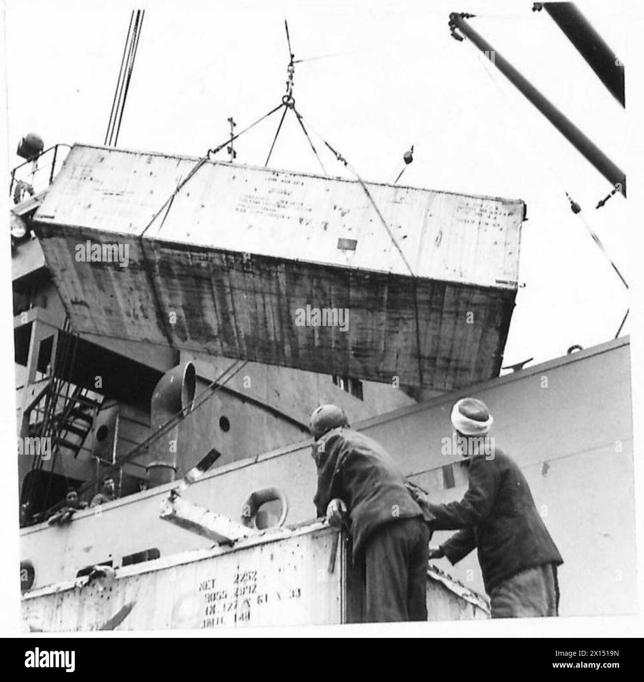 LEASE-LEND SUPPLIES FOR THE FRENCH ARMY IN NORTH AFRICA - Arab dock ...
